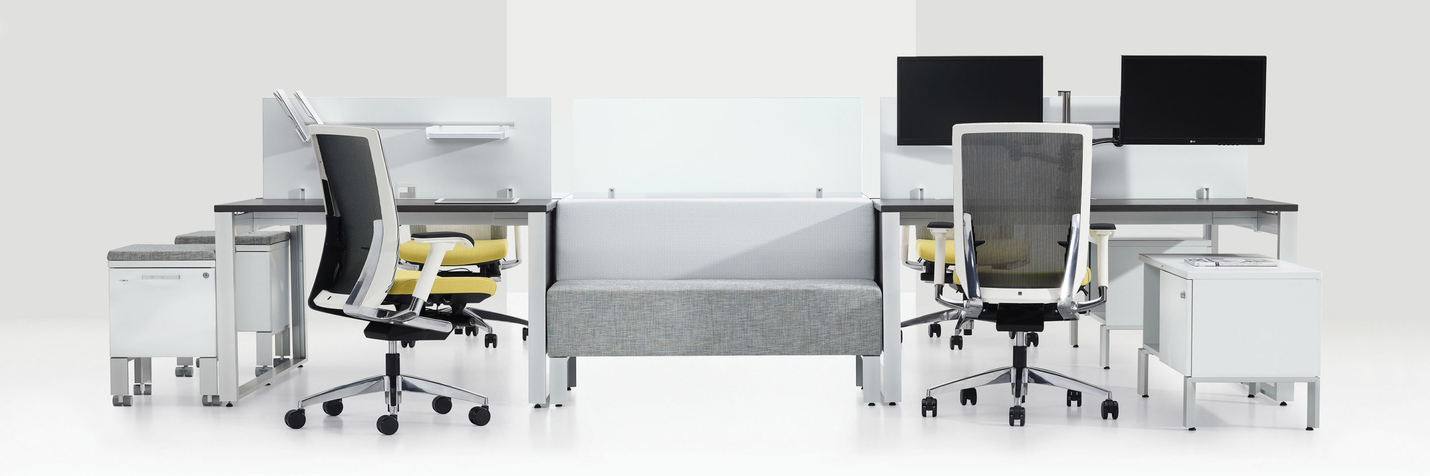 Work Surface Mounted Privacy Screens | Global Government Agreements
